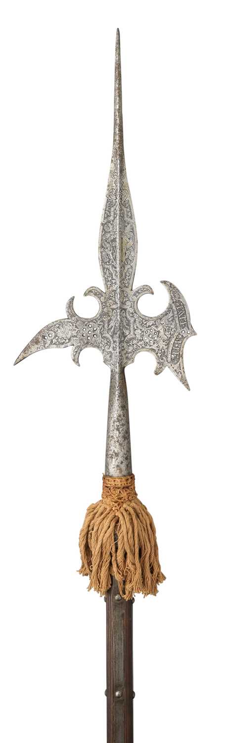 Lot 162 - A RARE GERMAN ETCHED HALBERD FOR THE GUARD