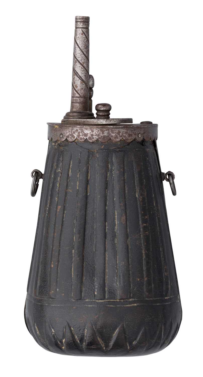 Lot 299 - AN ITALIAN POWDER-FLASK