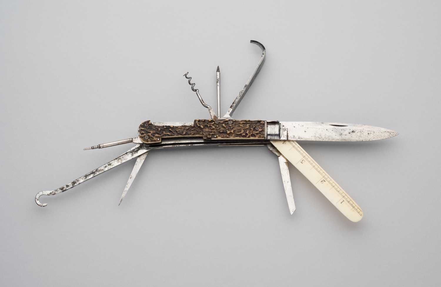 Lot 586 - THE MULTI-BLADE LOCKBACK SPORTSMAN’S POCKET