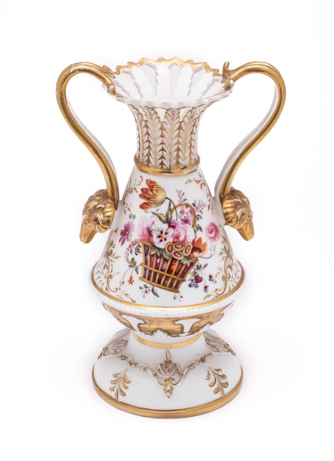 Lot 33 - A SPODE TWO HANDLED VASE, CIRCA 1820