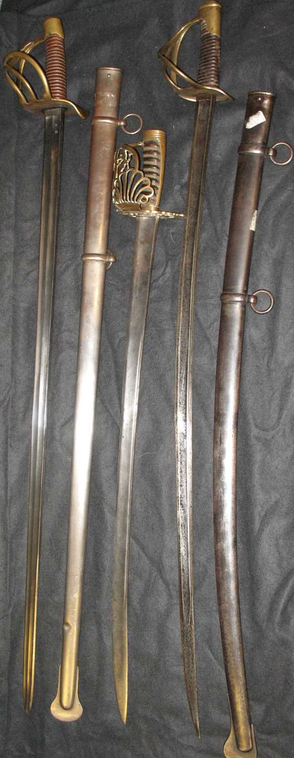 Lot 65 - A FRENCH MODEL 1822 LIGHT CAVALRY OFFICER'S