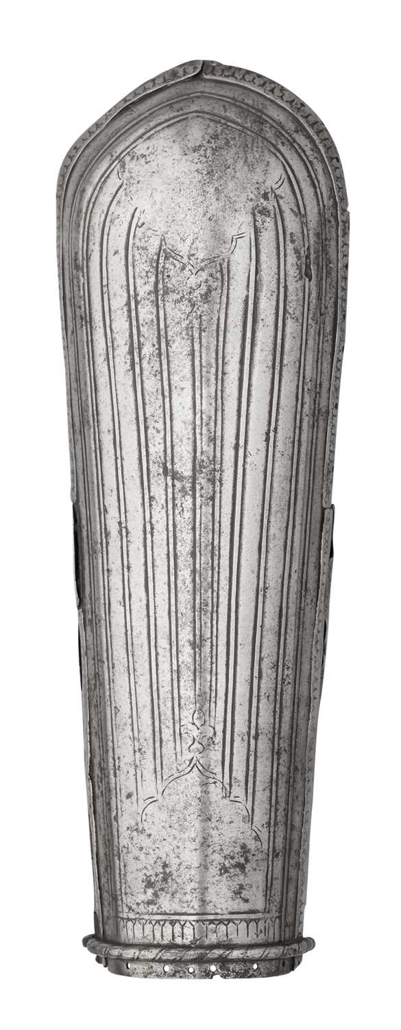 Lot 71 - â’¶ A SOUTH INDIAN ARM DEFENCE (DASTANA),