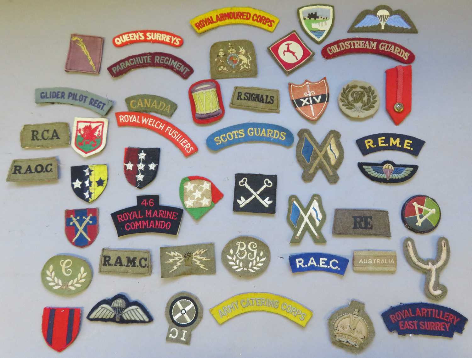 Lot 496 - â’¶ MILITARY CLOTH BADGES