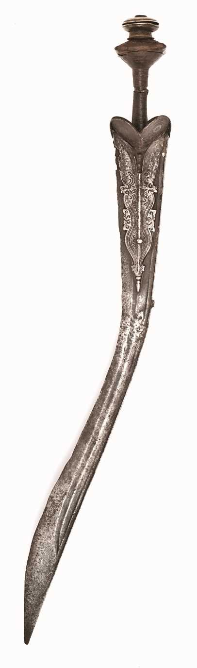 Lot 32 - A RARE SOUTH INDIAN SWORD