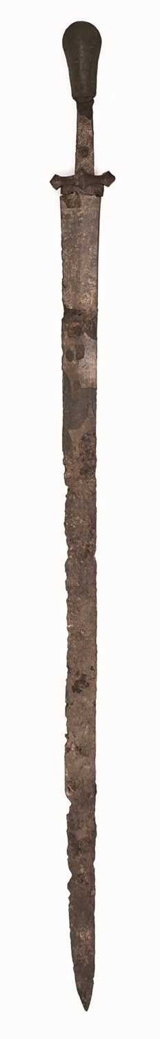 Lot 119 - A RARE EAST EUROPEAN SWORD