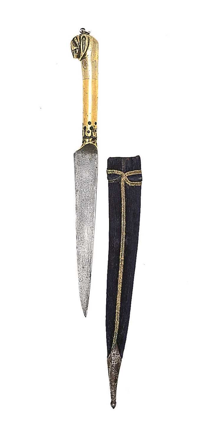 Lot 11 - AN UNUSUAL INDIAN DAGGER