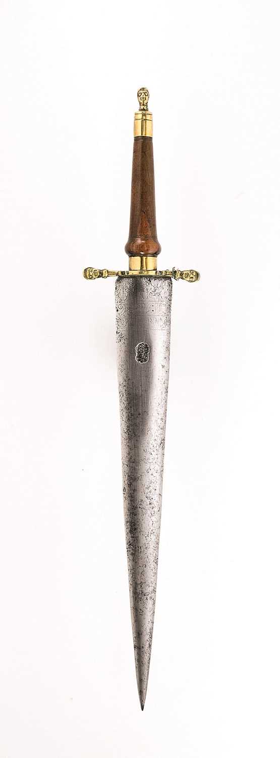 Lot 297 - A RARE ENGLISH PLUG BAYONET FOR THE ROYAL