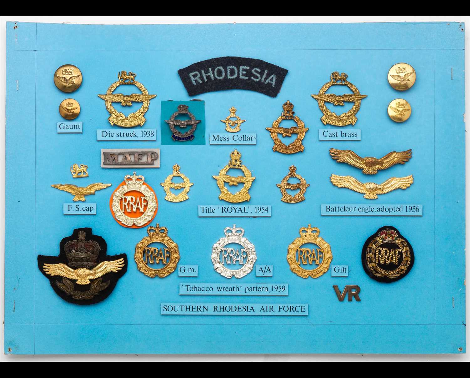 Lot 445 - Royal Air Force rank insignia for