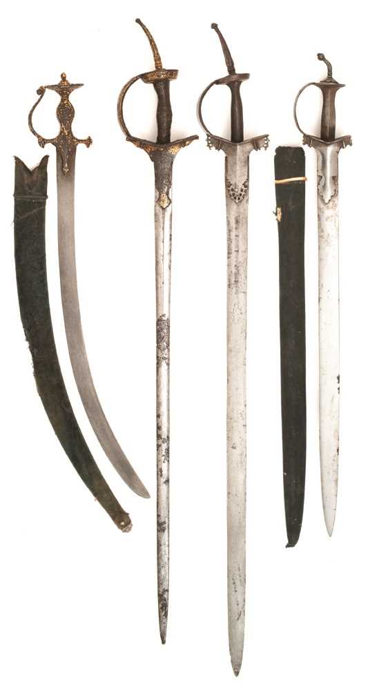 Lot 30 - AN INDIAN SWORD