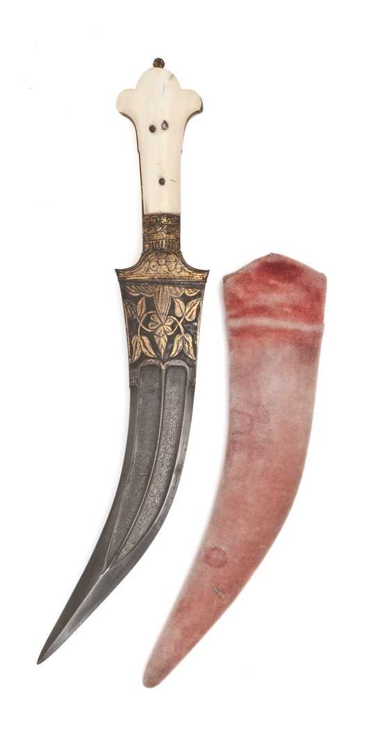 Lot 45 - AN INDIAN DAGGER