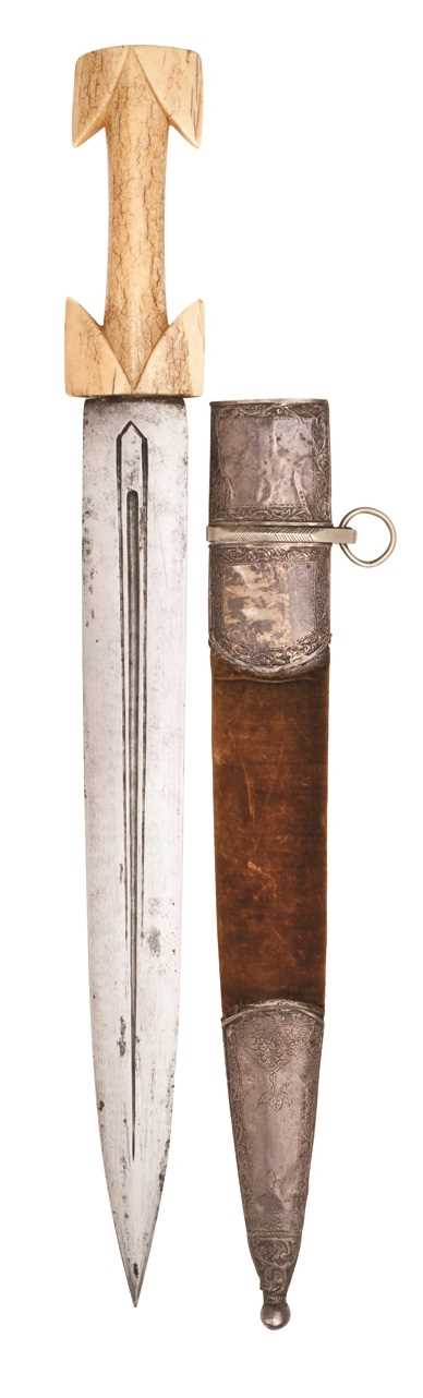Lot 55 - A LARGE BALKAN DAGGER