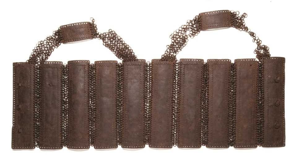 Lot 67 - AN INDIAN MAIL AND PLATE PART ARMOUR