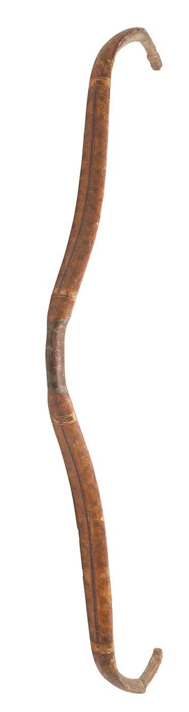 Lot 89 - A COMPOSITE BOW