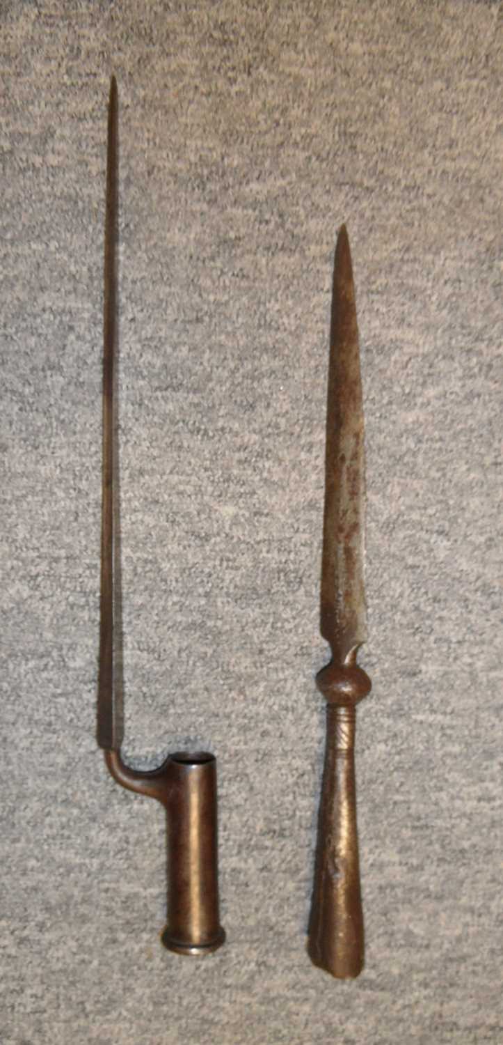 Lot 165 - A SOCKET BAYONET