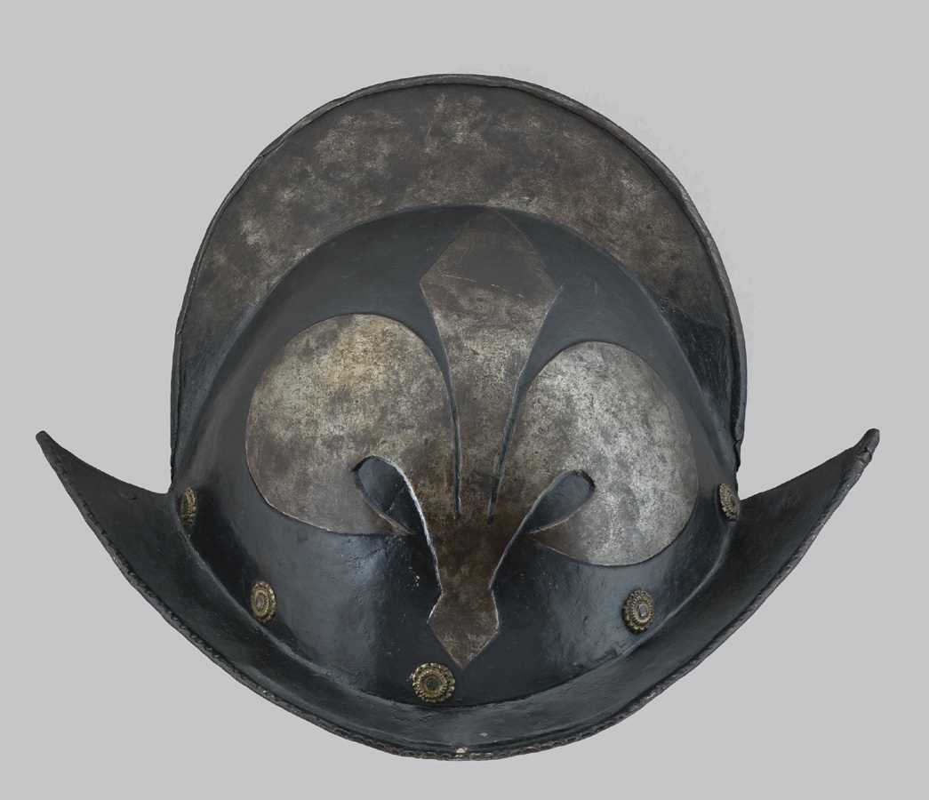 Lot 221 - A GERMAN BLACK-AND-WHITE COMB MORION