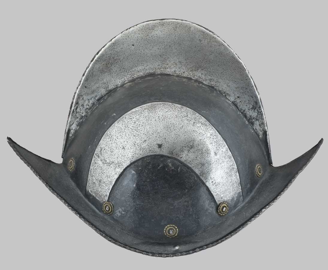 Lot 223 - A GERMAN BLACK-AND-WHITE COMB MORION