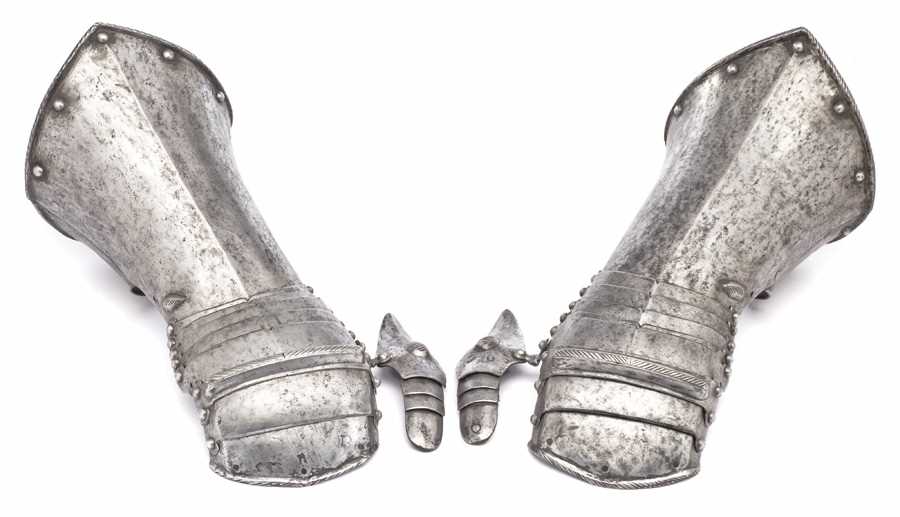 Lot 242 - A FINE PAIR OF GERMAN GAUNTLETS