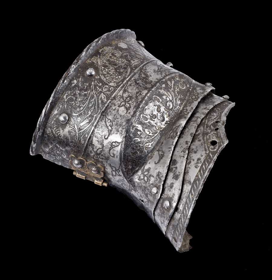 Lot 247 - A RARE PORTION OF A DECORATED GAUNTLET FOR