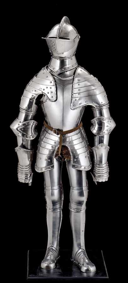 Lot 254 - A FINELY CONSTRUCTED MINIATURE FIELD ARMOUR