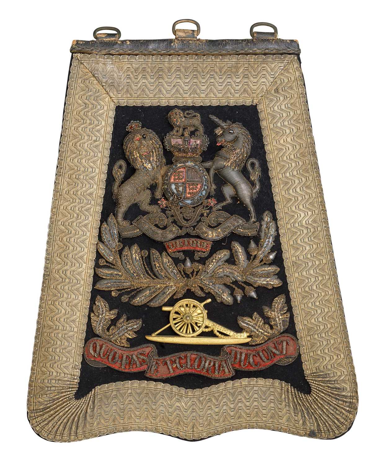 Lot 158 - A ROYAL ARTILLERY FULL DRESS SABRETACHE