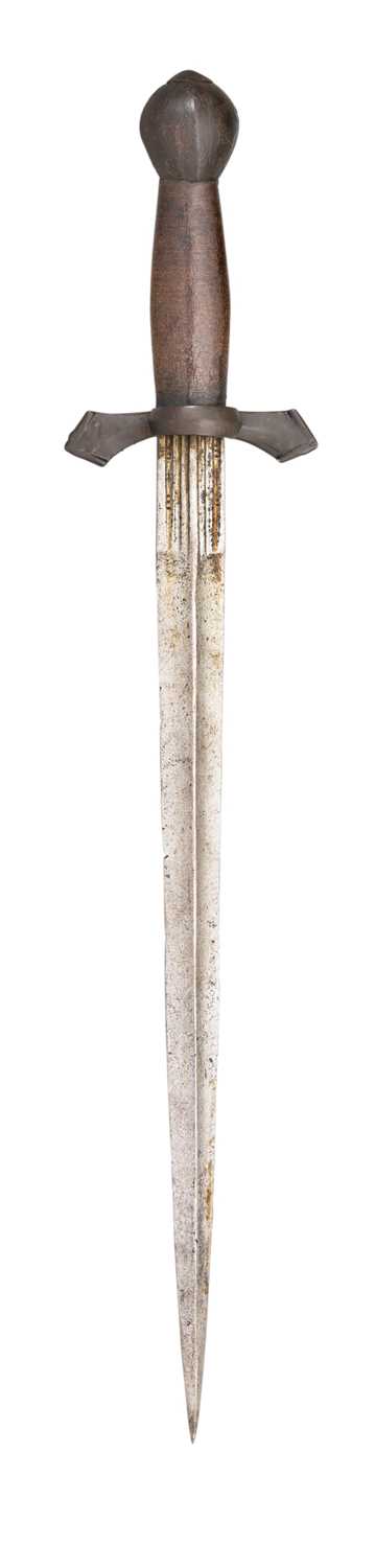 Lot 254 - **A GERMAN LEFT-HAND DAGGER