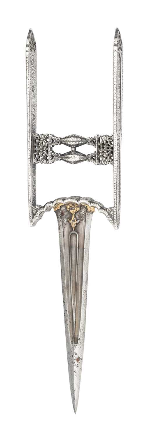 Lot 46 - A SOUTH INDIAN DAGGER (KATAR) WITH FINE