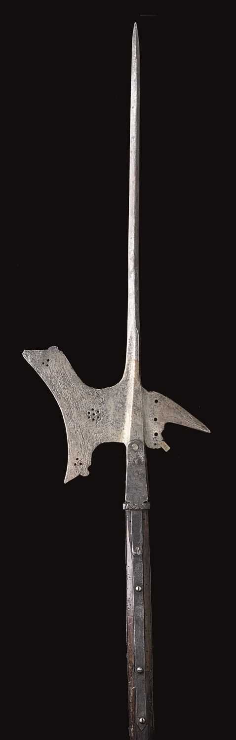 Lot 199 - A GERMAN HALBERD