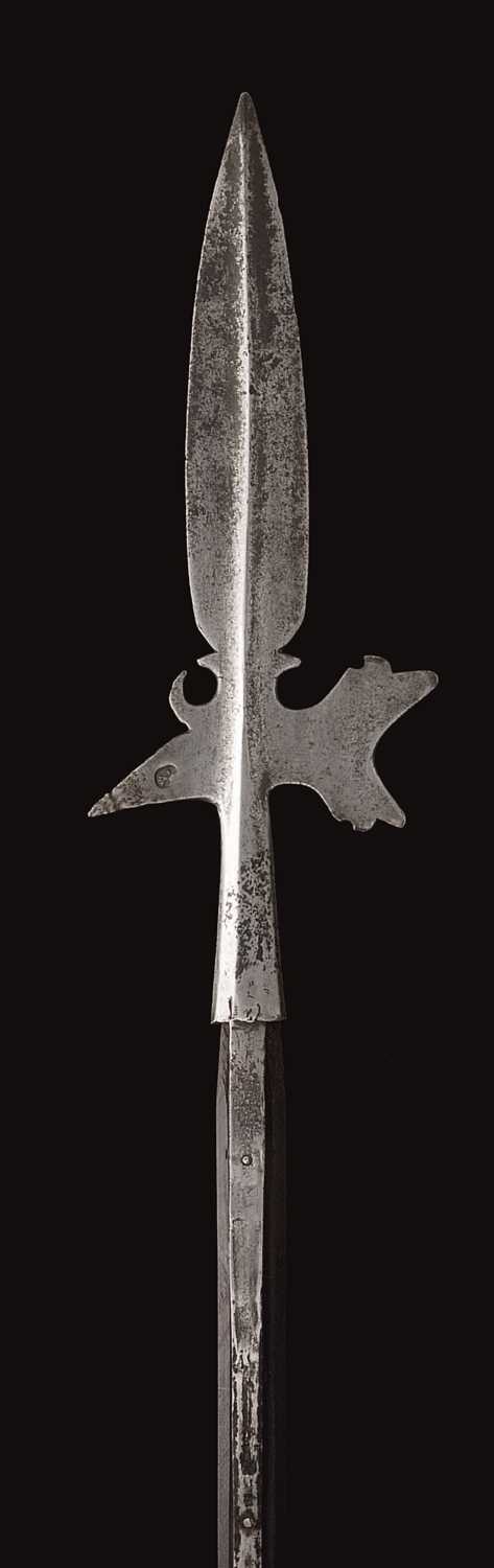 Lot 200 - A SOUTH GERMAN HALBERD
