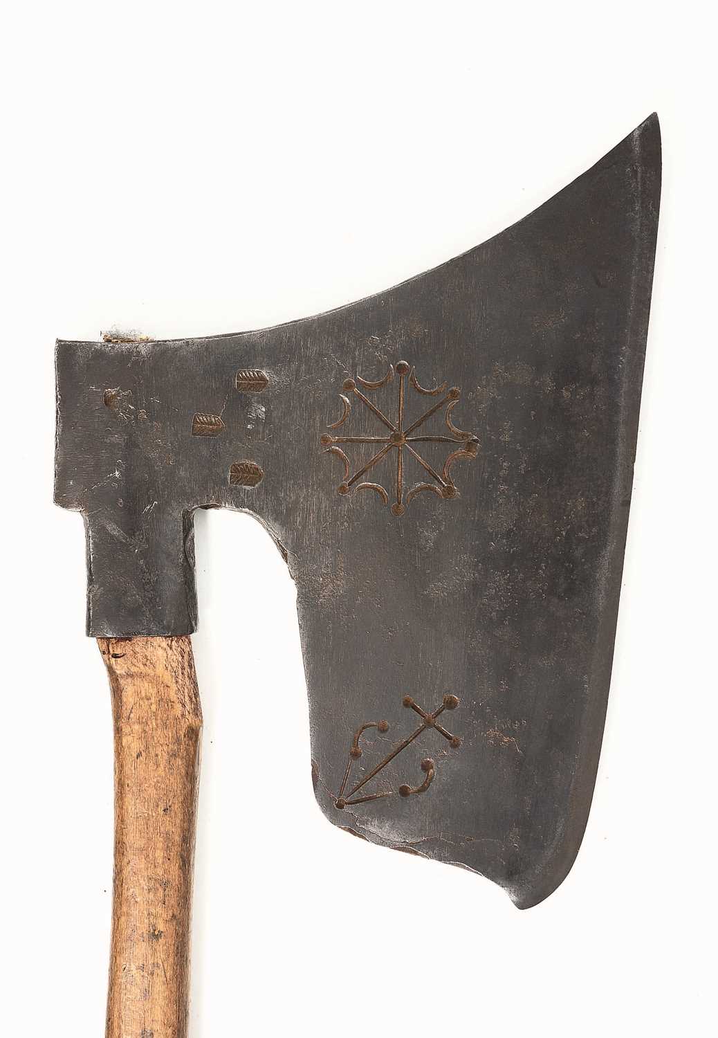 Lot 233 - A WOODSMAN'S AXE
