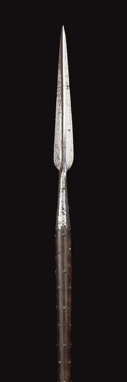 Lot 245 - A GERMAN BOAR SPEAR