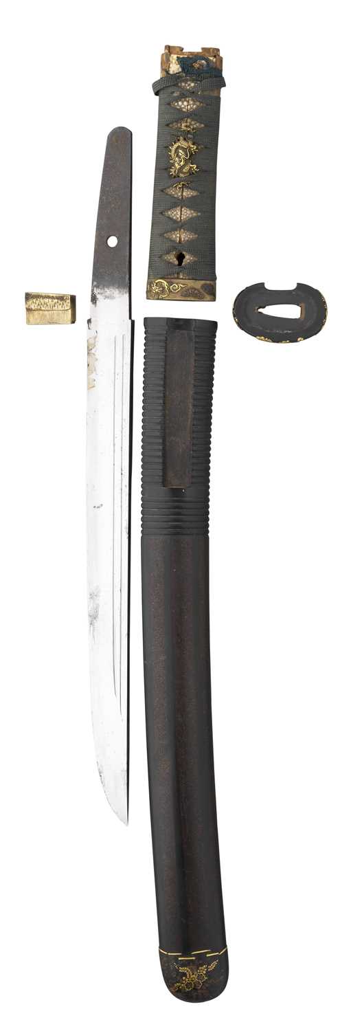 Lot 12 - A JAPANESE SHORTSWORD (AIKUCHI TANTO)