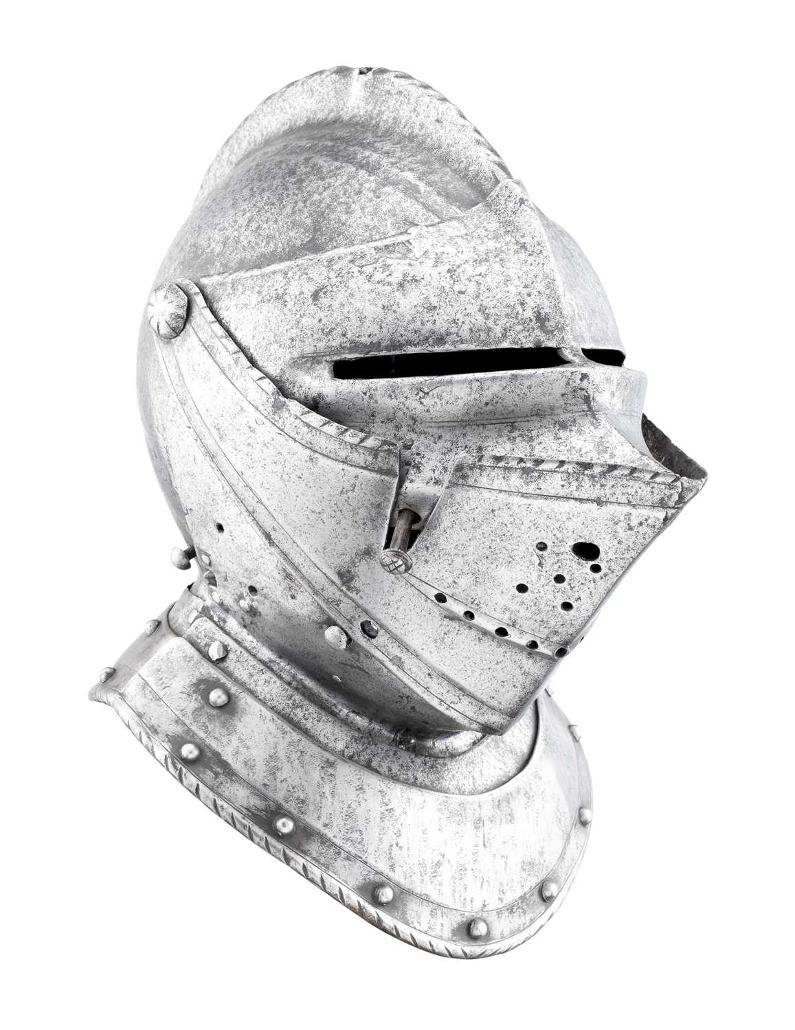 Lot 186 - AN ENGLISH OR FLEMISH CLOSE HELMET