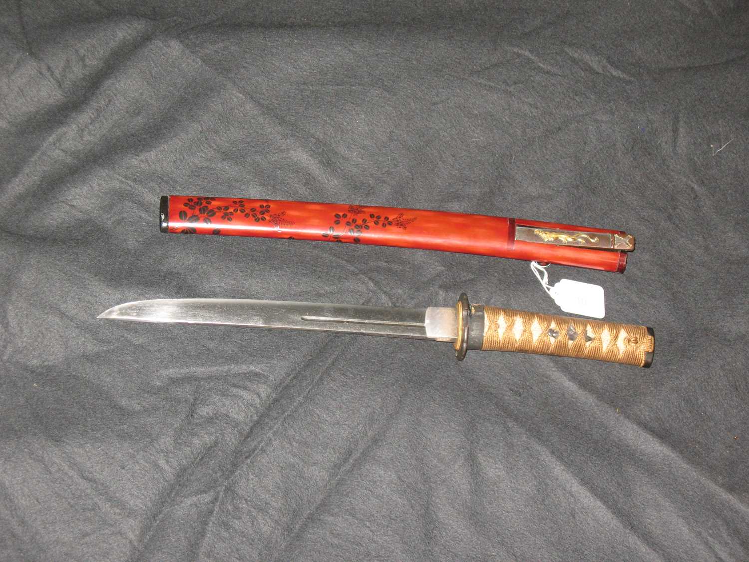 Lot 10 - A JAPANESE DAGGER (TANTO)