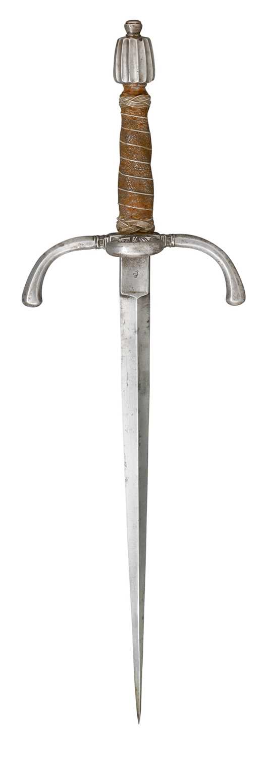 Lot 155 - A LEFT-HAND DAGGER