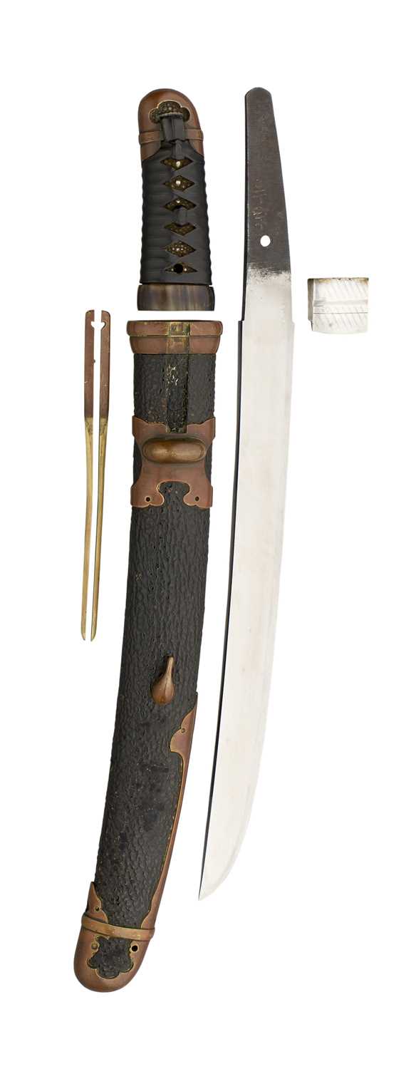 Lot 81 - A JAPANESE DAGGER (AIKUCHI TANTO)