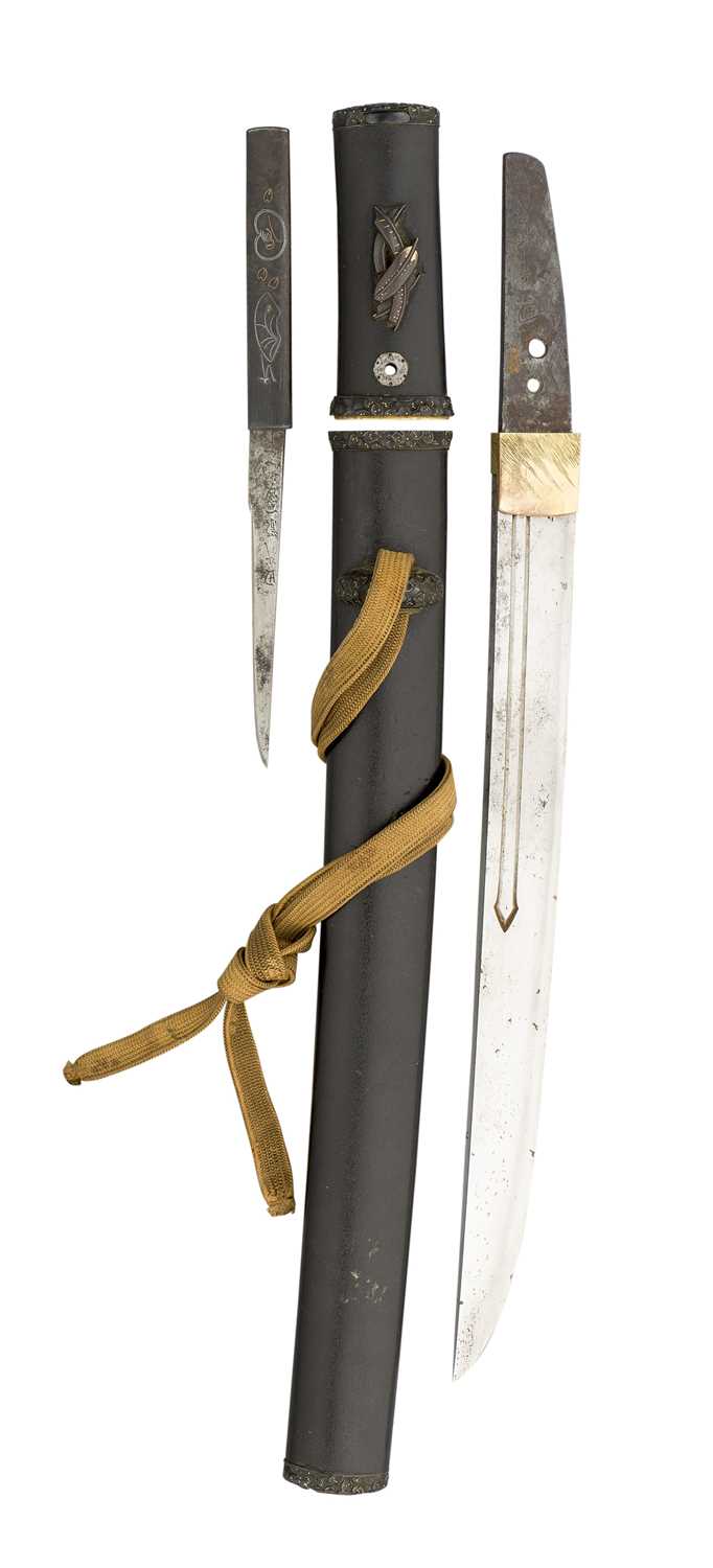 Lot 82 - A JAPANESE DAGGER (AIKUCHI TANTO)