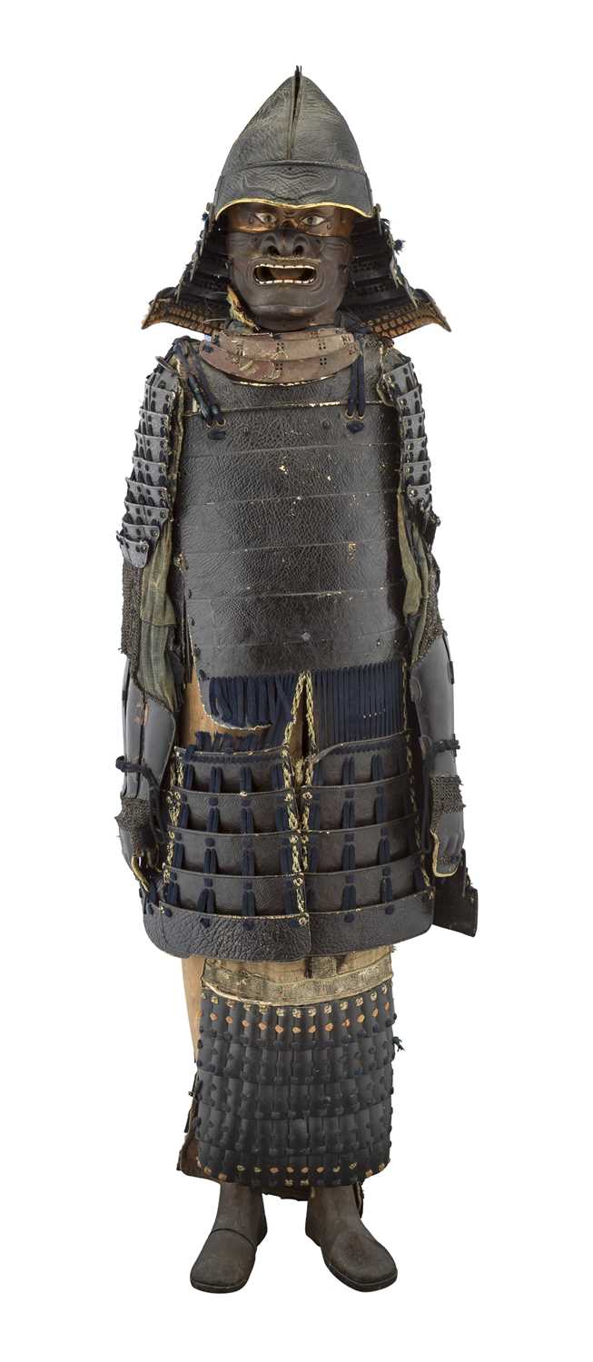 Lot 105 - A JAPANESE ARMOUR (DO-MARU)