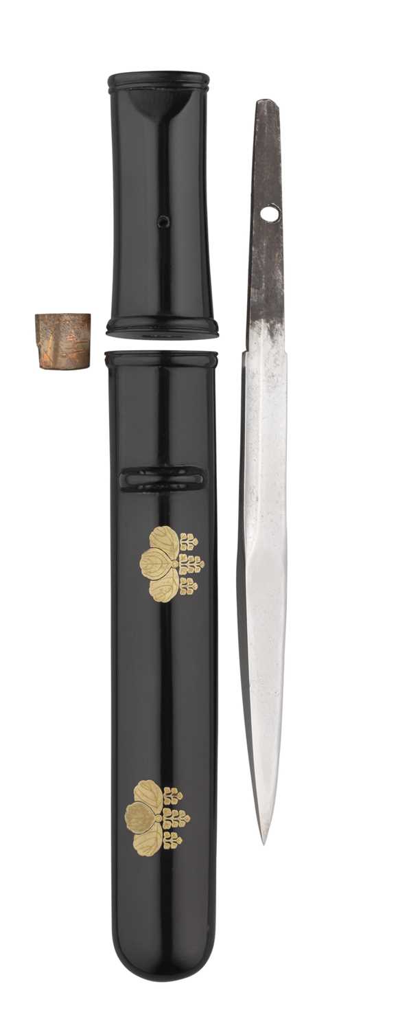 Lot 25 - A JAPANESE ARMOUR PIERCING DAGGER (YOROIDOSHI