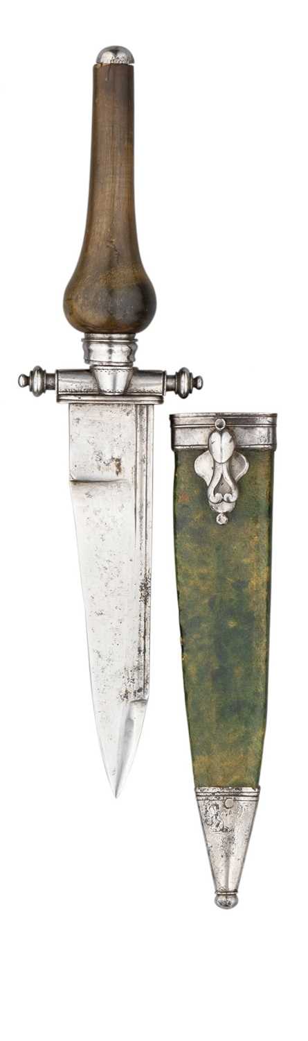 Lot 257 - A PLUG BAYONET