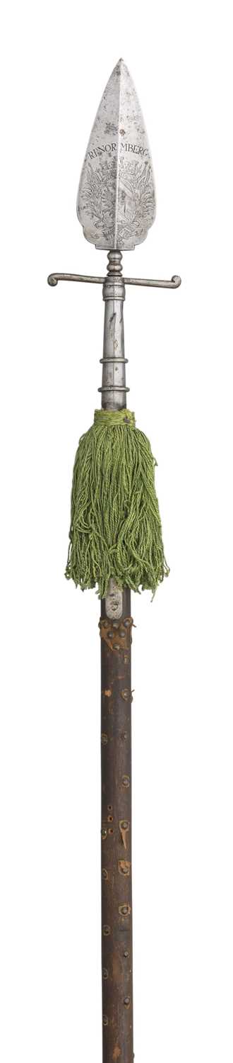 Lot 305 - A GERMAN ETCHED SPONTOON FOR A GUARD OF THE