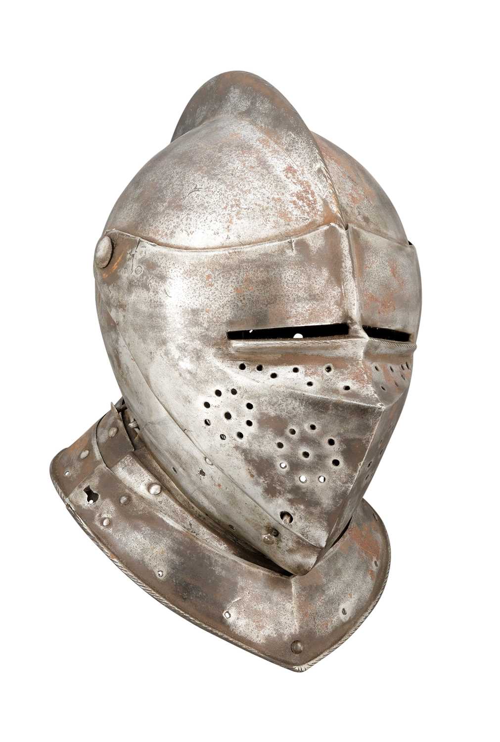 Lot 290 - A NORTH GERMAN CLOSE HELMET FOR FIELD USE