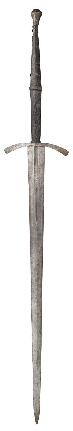 Lot 81 - A GERMAN TWO-HAND SWORD IN 15TH CENTURY STYLE