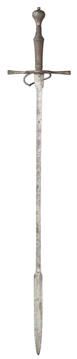 Lot 93 - A RARE GERMAN BOAR-SWORD (SCHWEIN-DEGEN)