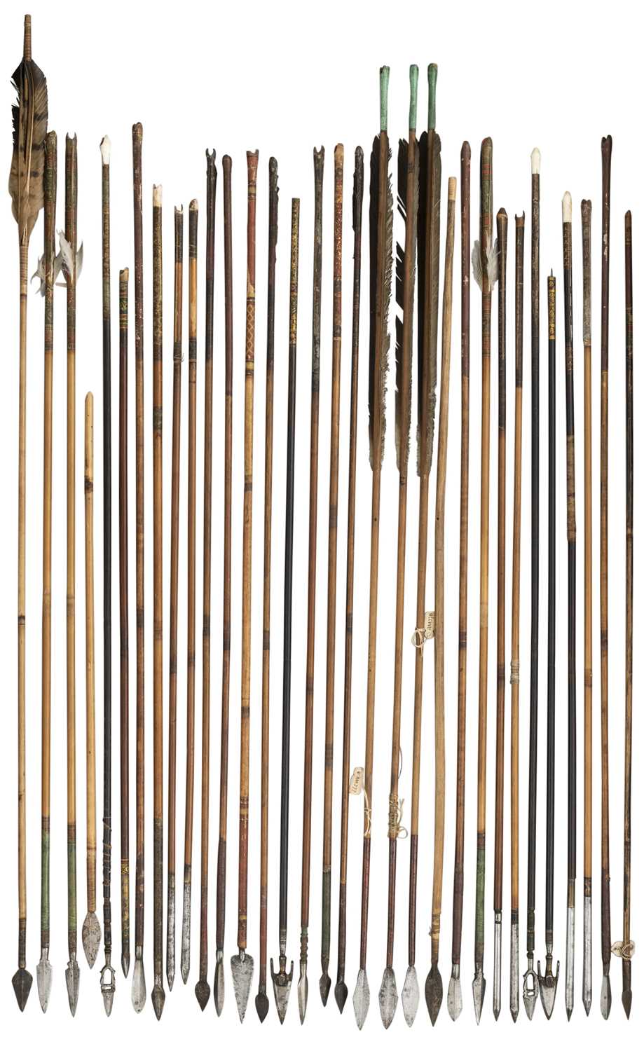 Lot 33 - THIRTY-TWO NORTH INDIAN ARROWS, 18TH/19TH