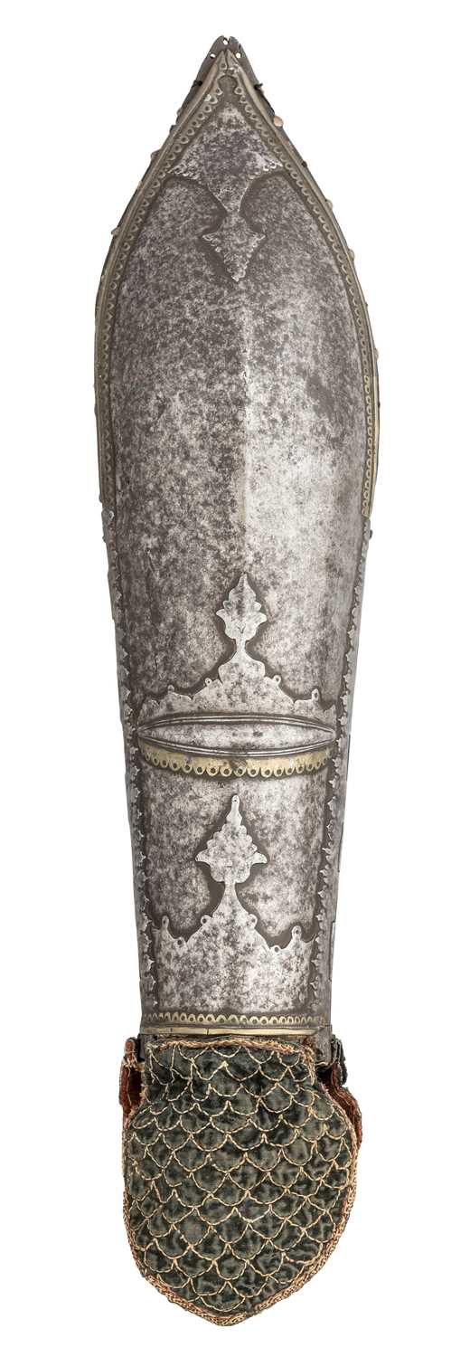 Lot 61 - A SOUTH INDIAN ARM DEFENCE (DASTANA),