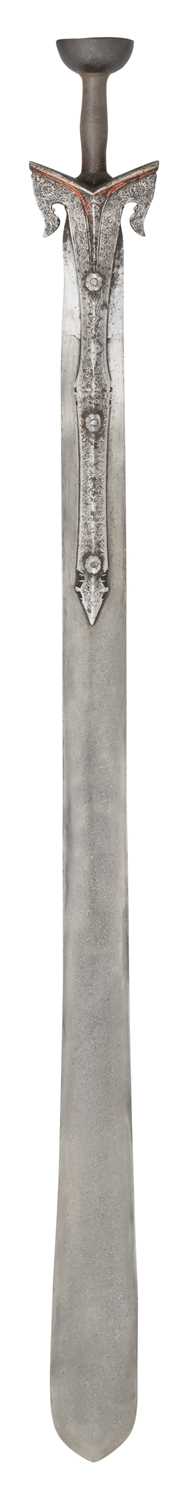 Lot 138 - A FINE SOUTH INDIAN SWORD (PATISSA), 17TH