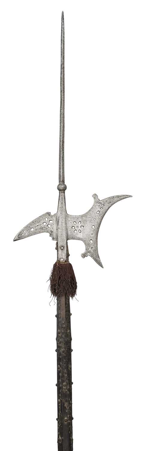 Lot 212 - A NORTH EUROPEAN HALBERD, EARLY 17TH CENTURY