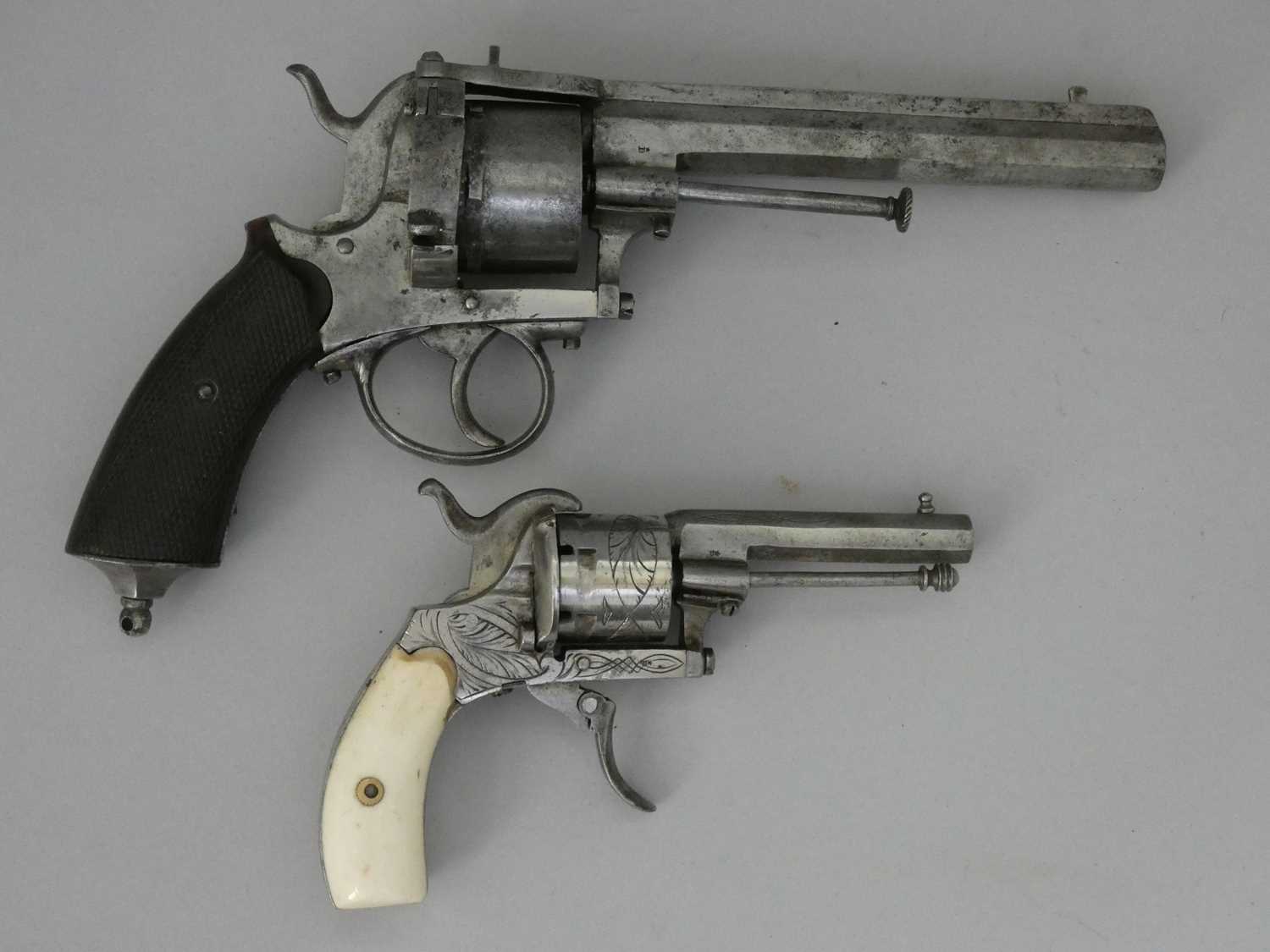 Lot 501 - A 54 BORE SIX-SHOT BELGIAN PIN-FIRE REVOLVER,
