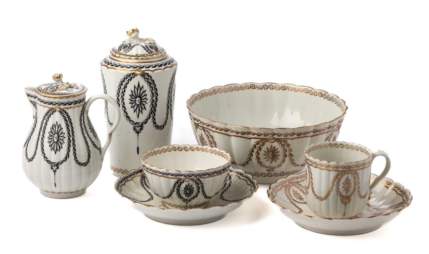 Lot 70 - â€¡Â A SMALL GROUP OF WORCESTER TEA WARES