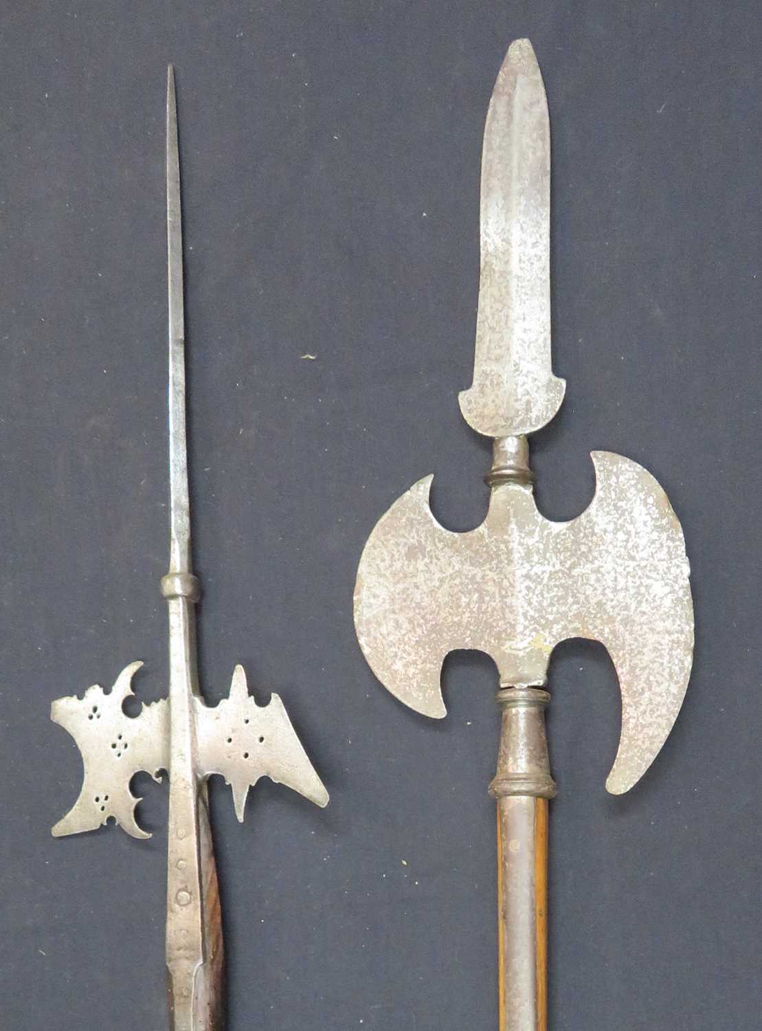 Lot 68 - â“Œ A GERMAN HALBERD, LAST QUARTER OF THE